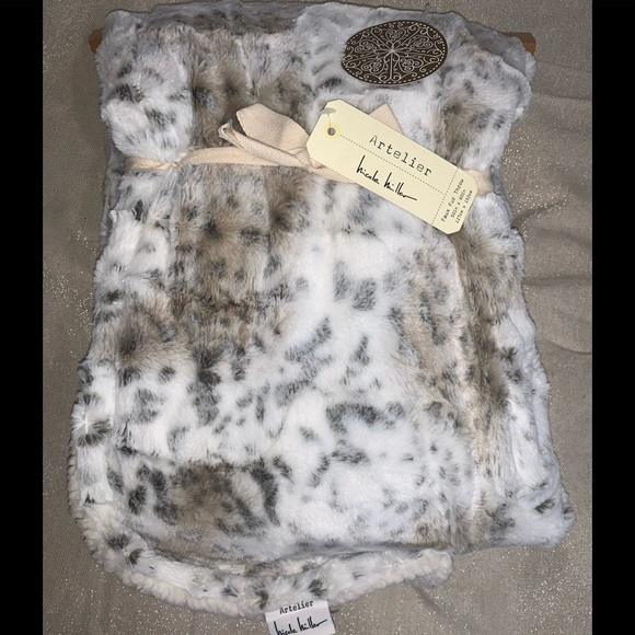 Nicole Miller | Bedding | Nicole Miller Snow Leopard Faux Fur Throw ...